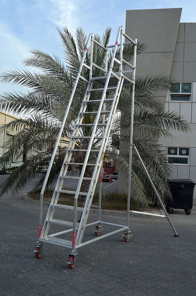 WARE HOUSE LADDER - ACE SCAFFOLDINGS