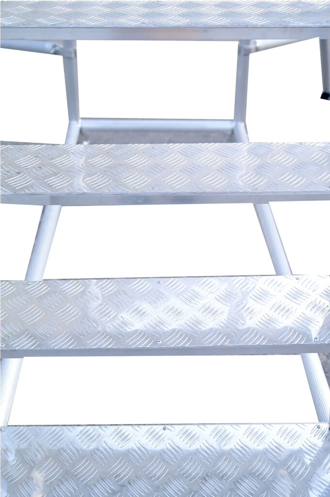 Warehouse Ladder 4 Meter - ACE SCAFFOLDINGS