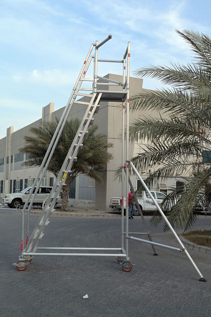 Product guide Ware House Ladder 4 Meter - ACE SCAFFOLDINGS
